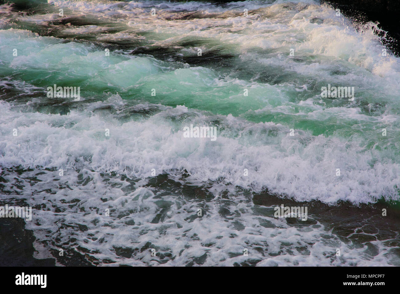 Abstract of a wake water splash hi-res stock photography and images - Alamy