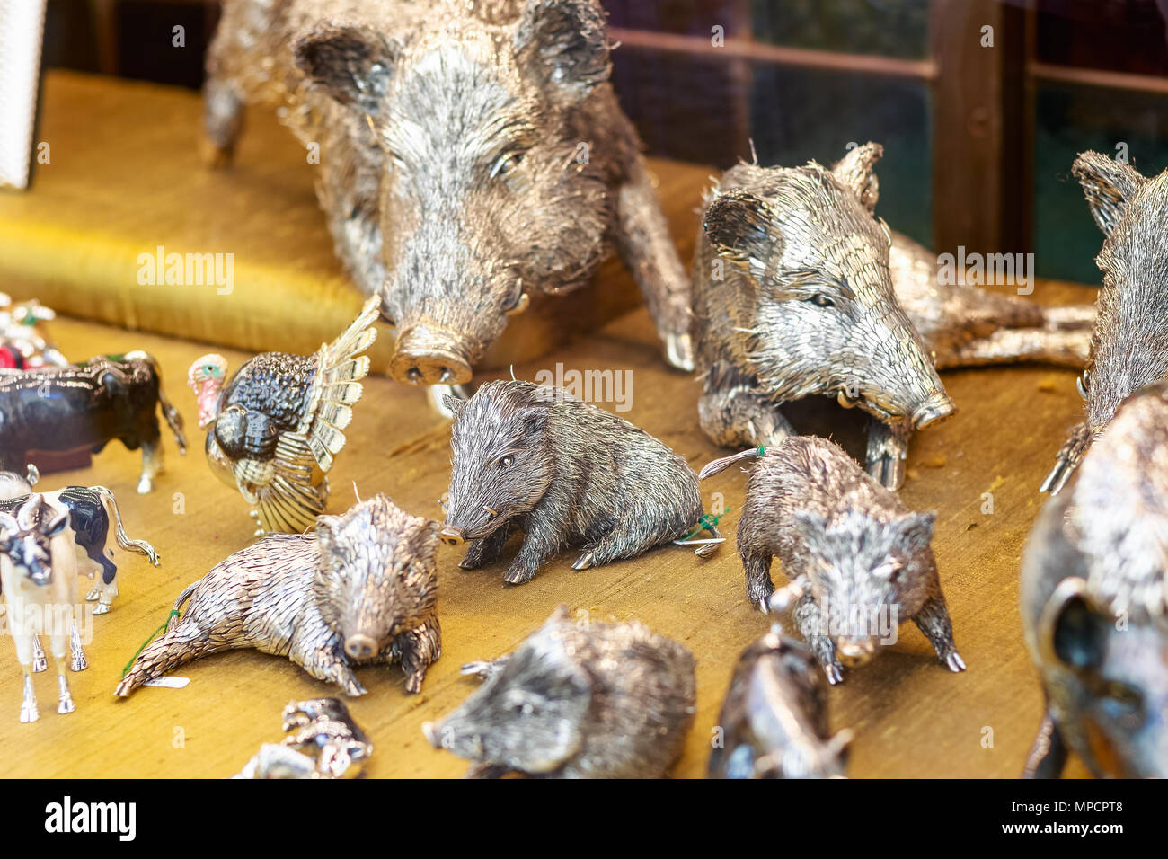 Florence wild boar hi-res stock photography and images - Alamy
