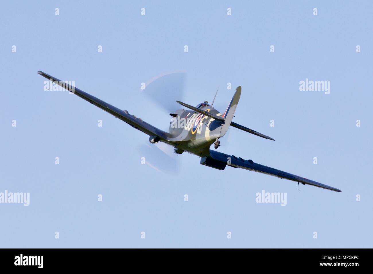 Shuttleworth Collection's Supermarine Spitfire AR501 looking fantastic ...