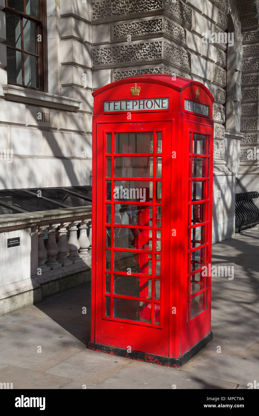 Red phone booth one famous hi-res stock photography and images - Alamy