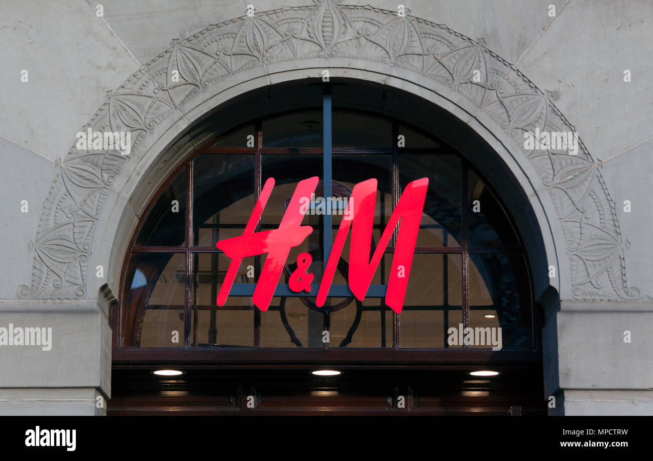 The Hague, Netherlands-november 20, 2015:H and M Fasion store in the ...
