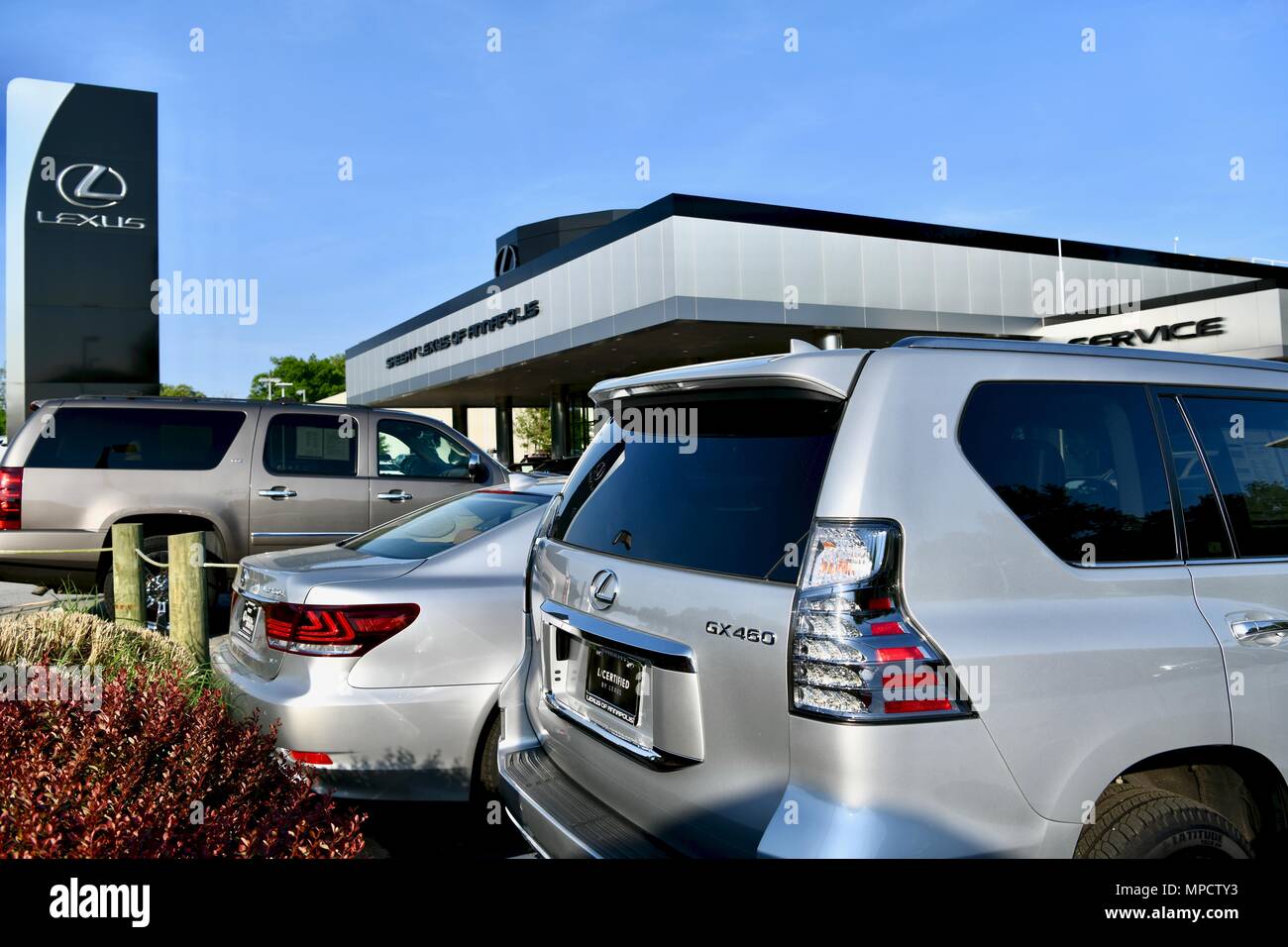 Luxury car dealership hi-res stock photography and images - Alamy