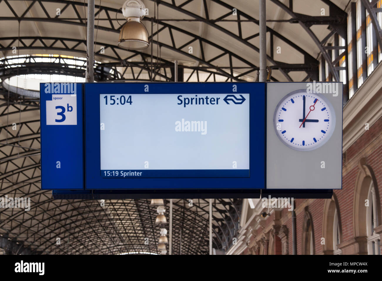 Delay sign train hi-res stock photography and images - Alamy