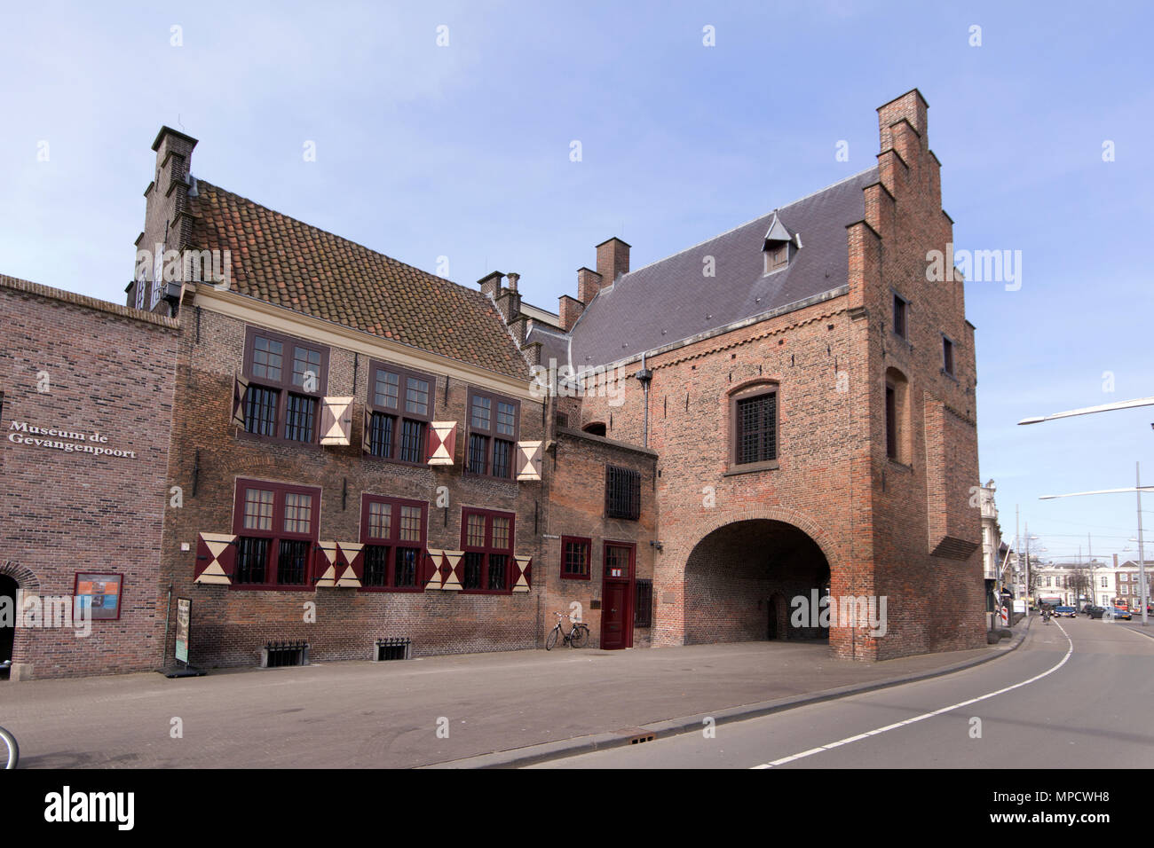 Medieval prison hi-res stock photography and images - Alamy
