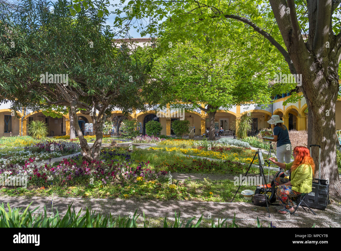 Van gogh arles garden hi-res stock photography and images - Alamy