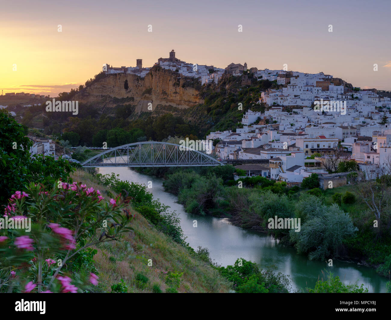 Arcos de la sierra hi-res stock photography and images - Alamy