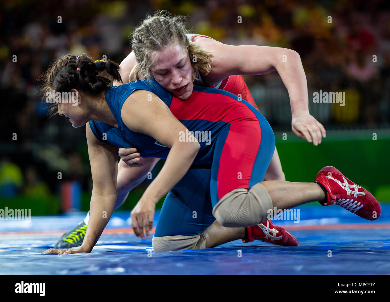 Female freestyle wrestling hi-res stock photography and images - Alamy