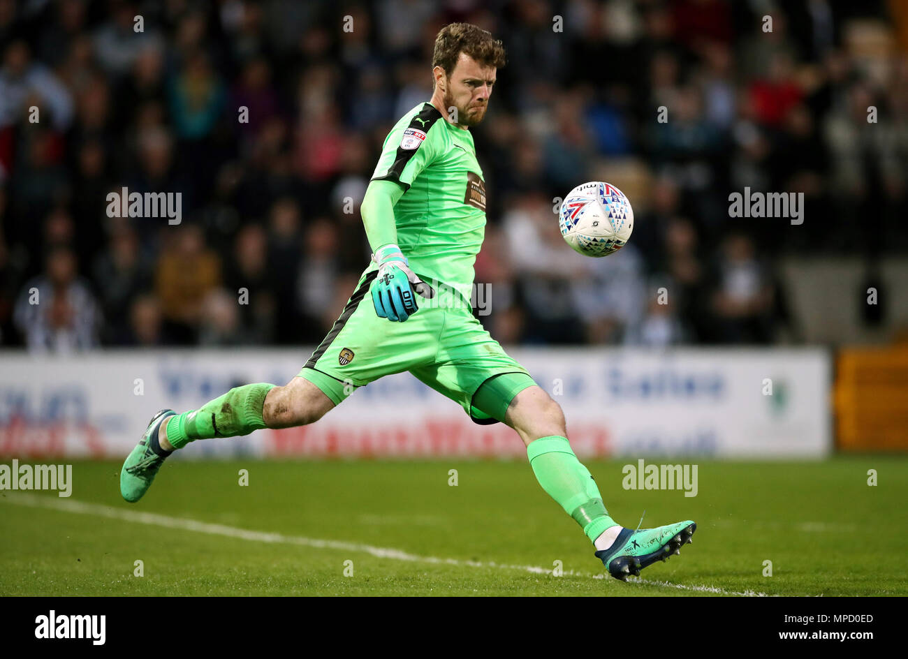 Notts County Goalkeeper Adam Collin Stock Photo - Alamy
