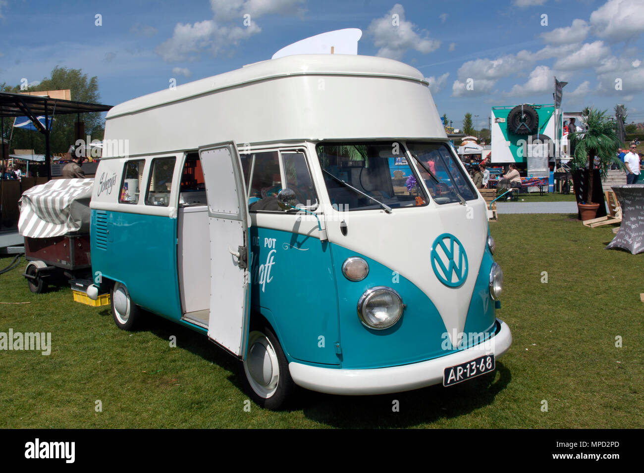 Vw cafe hi-res stock photography and images - Alamy