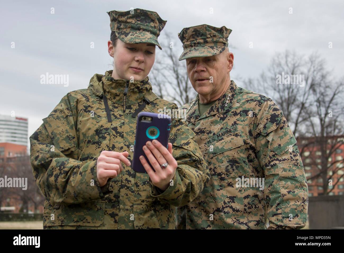 Combat correspondent hi-res stock photography and images - Alamy