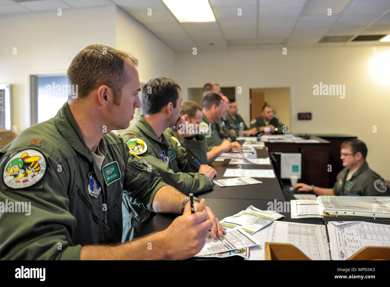 F-16 pilots assigned to the 180th Fighter Wing, Ohio Air National Guard ...