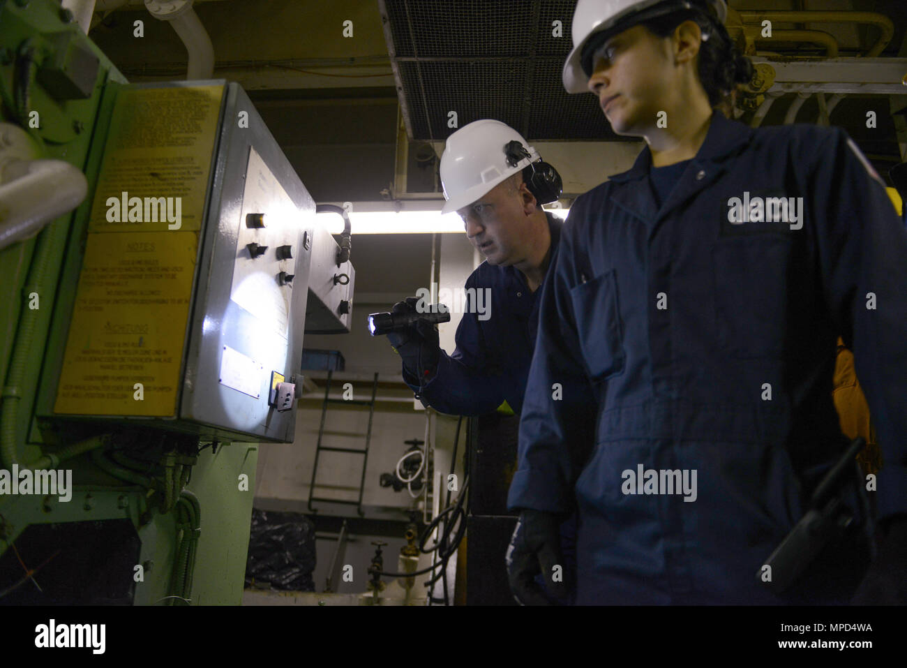 Chief Petty Officer Mark Henricksen and Petty Officer 3rd Class ...
