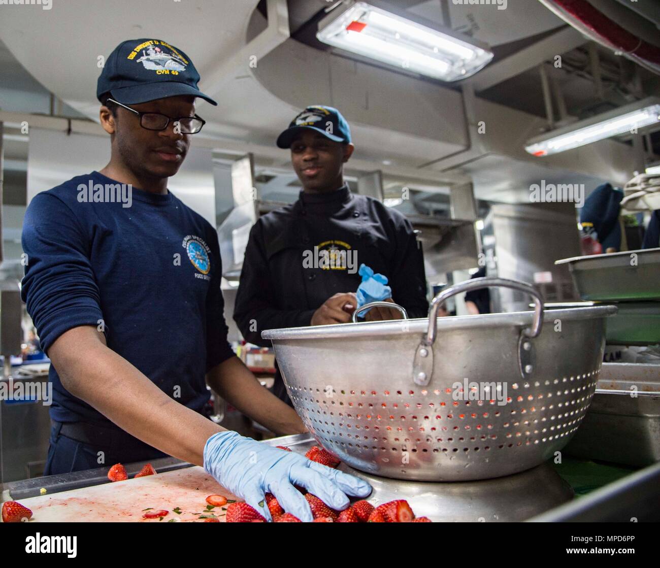 170204-N-OS569-047 NORFOLK, Va. (Feb. 4, 2017) Culinary Specialist ...