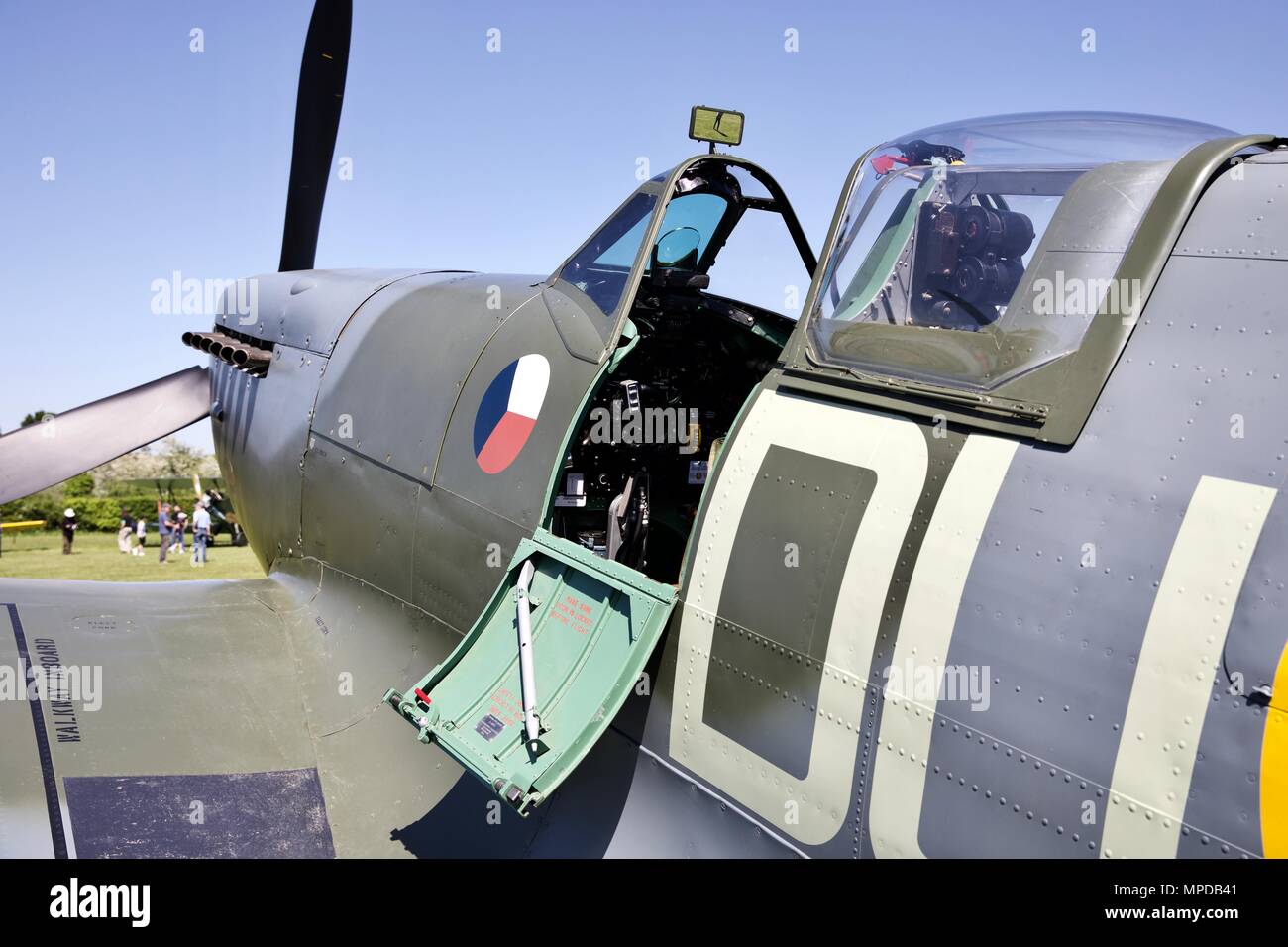 Merlin Spitfire Rolls Royce V12 Static Engine High Resolution Stock ...