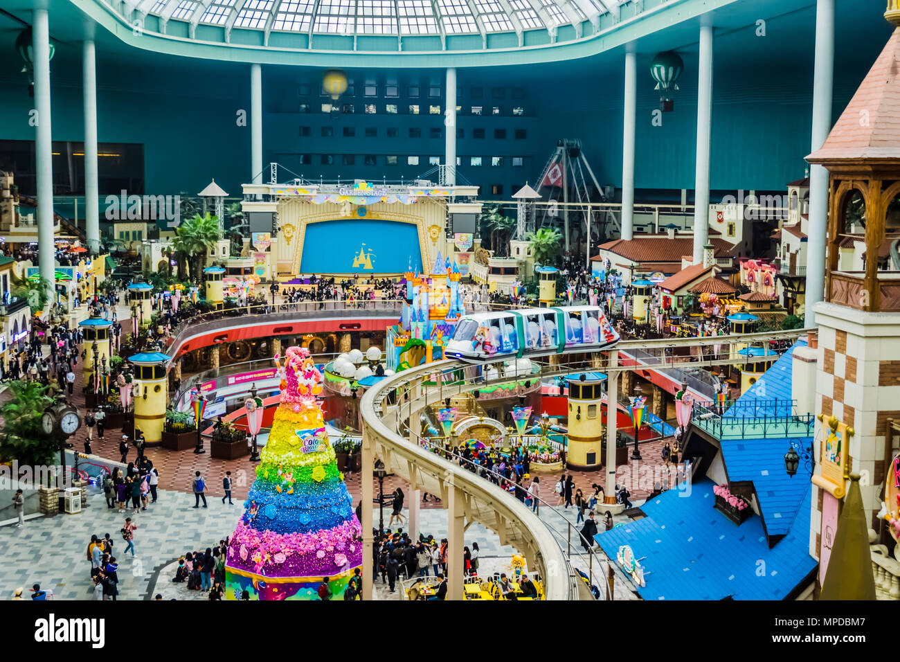 Lotte world adventure hi-res stock photography and images - Alamy