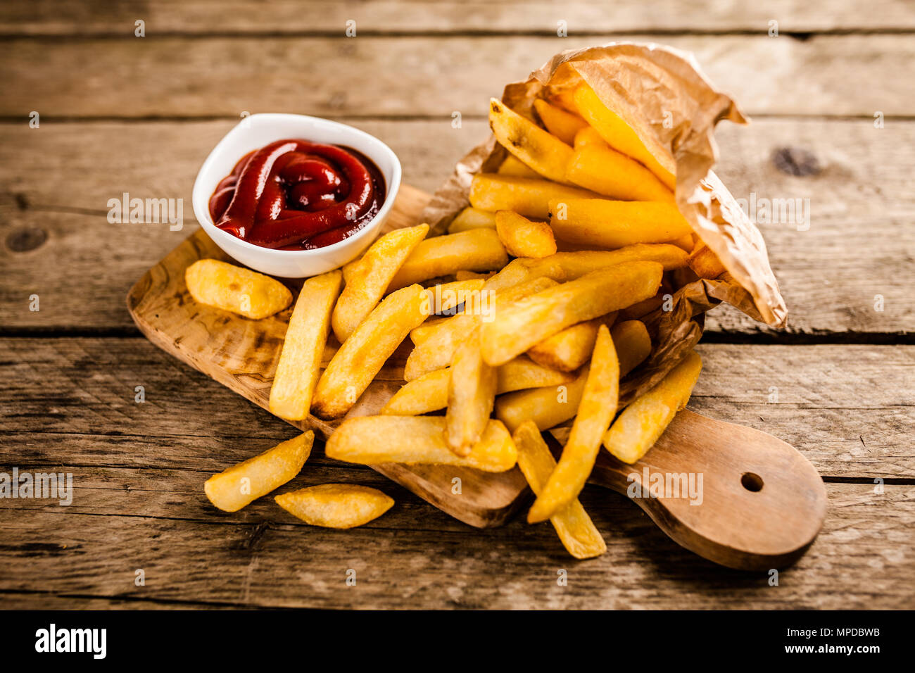 Yellow french fries hi-res stock photography and images - Alamy