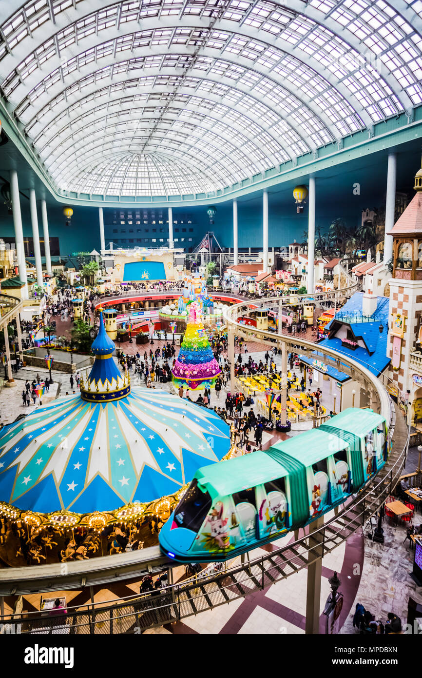 Lotte world adventure hi-res stock photography and images - Alamy