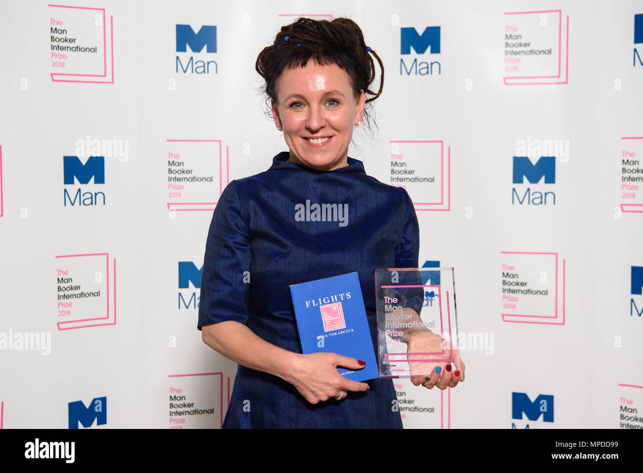 Victoria and albert museum london 2018 hi-res stock photography and ...