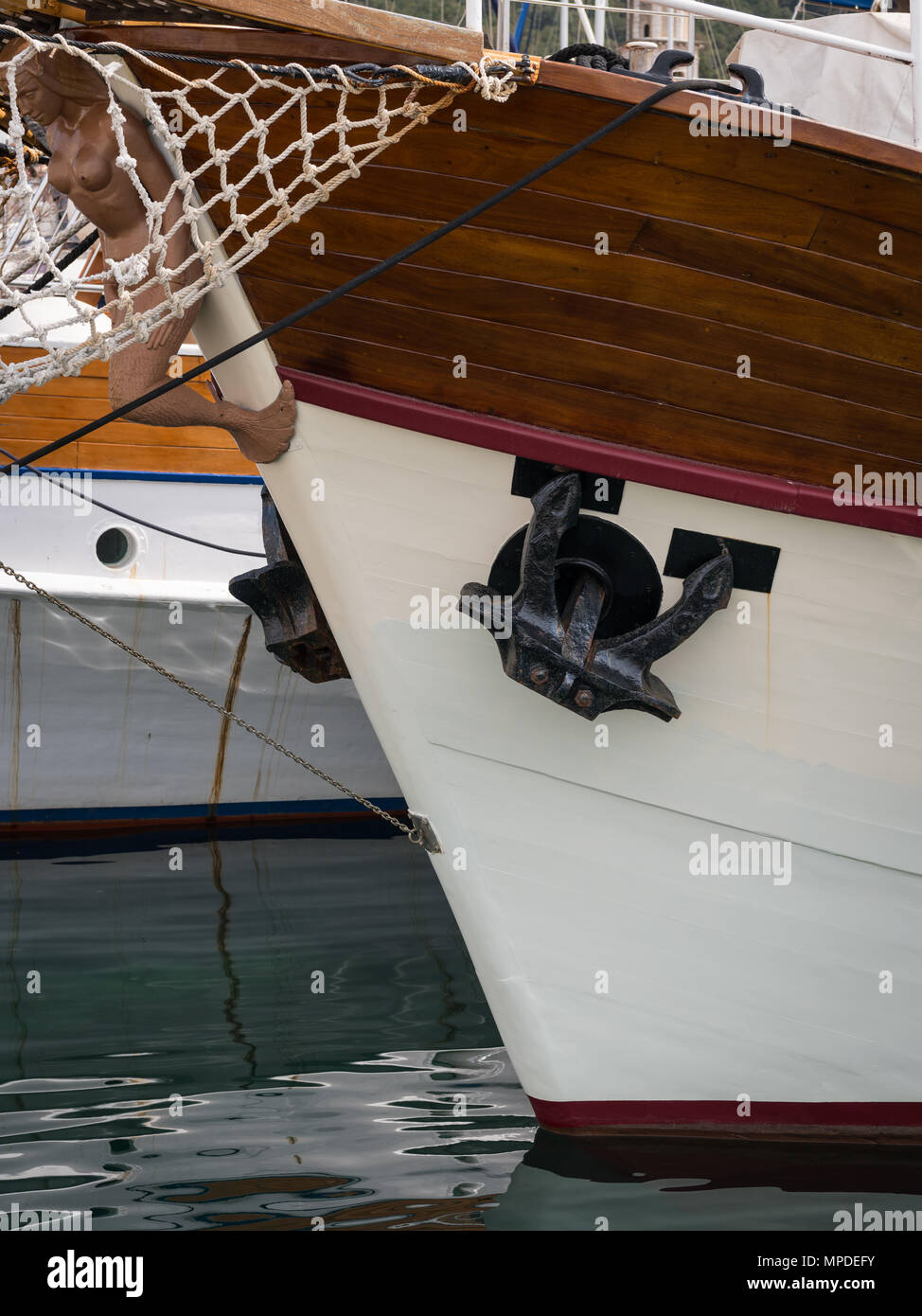 Vintage yacht bow hi-res stock photography and images - Alamy