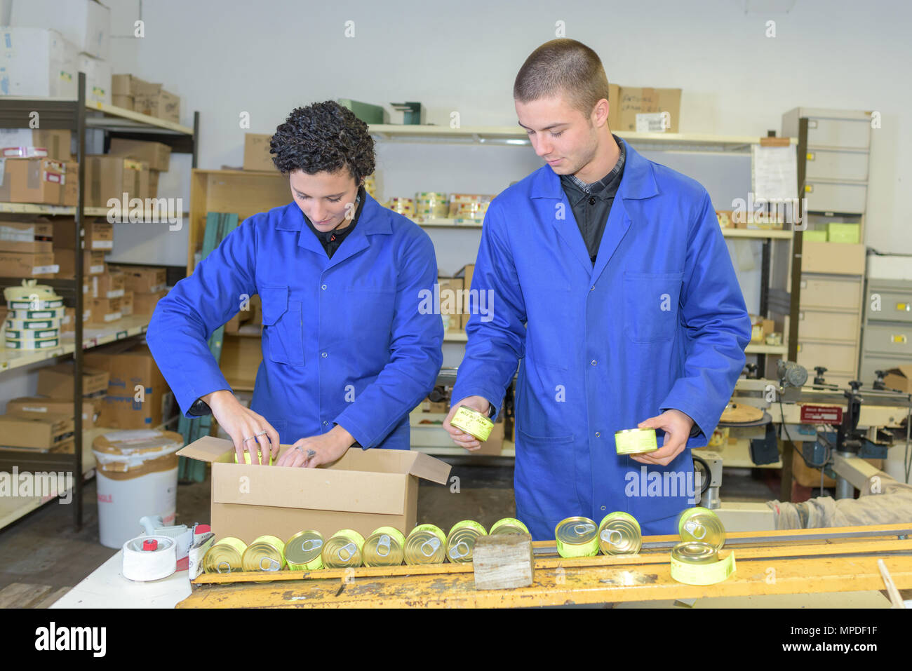 Package box conveyor workers hi-res stock photography and images - Alamy