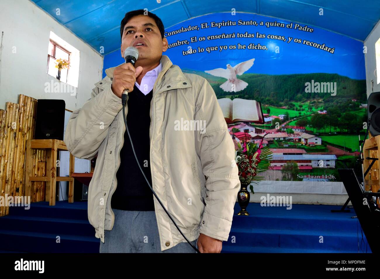 Jesus preaching in the temple hi-res stock photography and images - Alamy