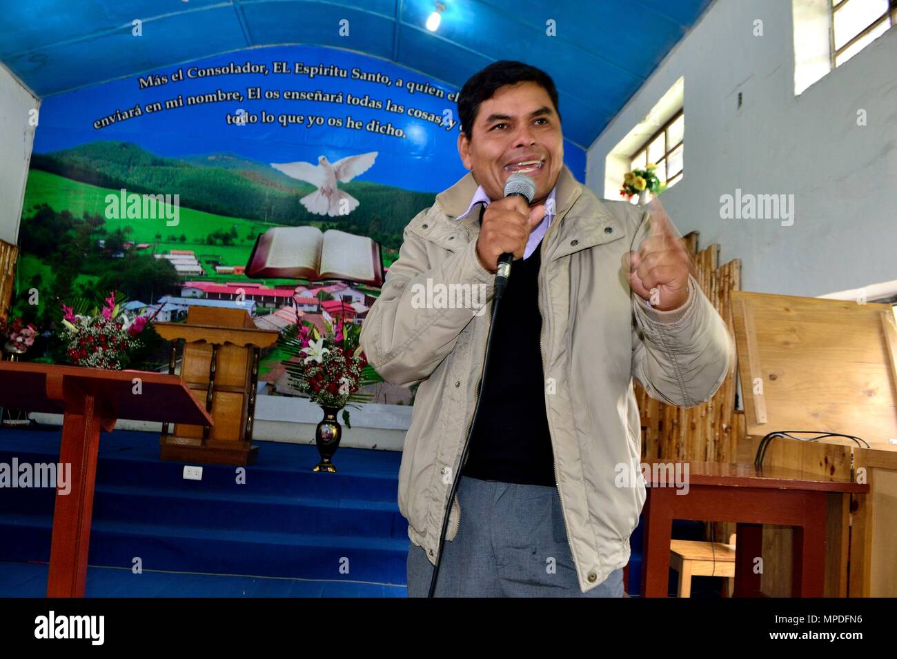 Jesus preaching in the temple hi-res stock photography and images - Alamy