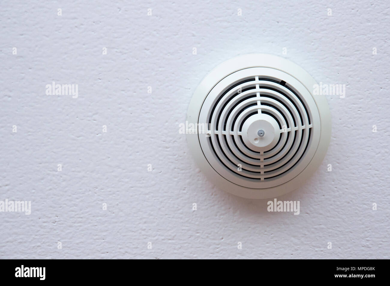 Smoke detector fire alarm on celling Stock Photo - Alamy