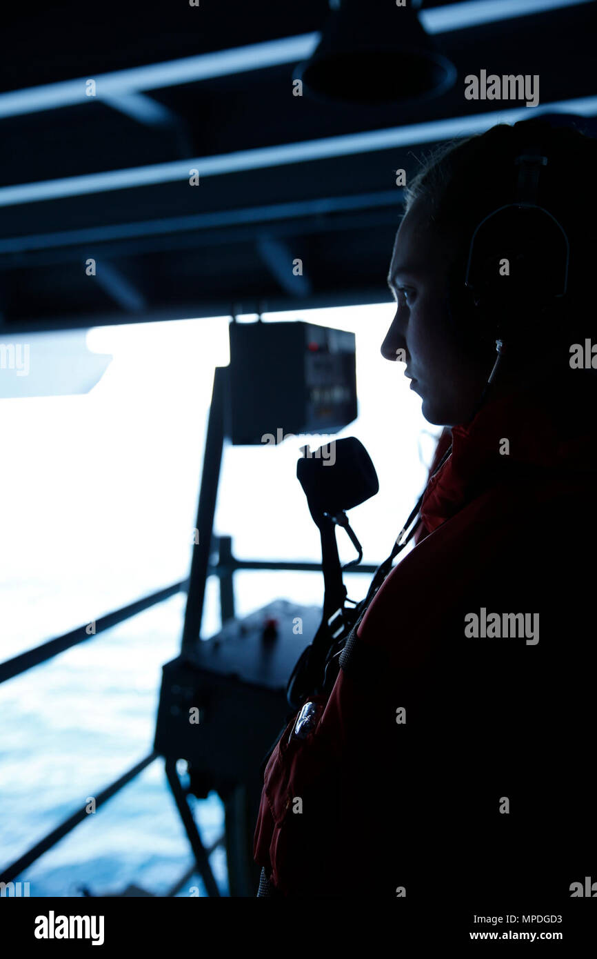 ATLANTIC OCEAN (April 9, 2017) – Boatswain’s Mate Kayla Whitcomb ...