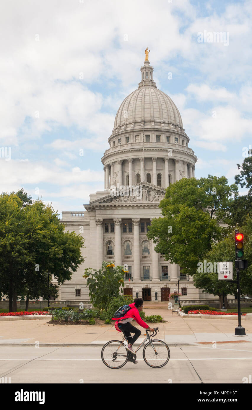 Madison Wisconsin state capitol building Stock Photo - Alamy