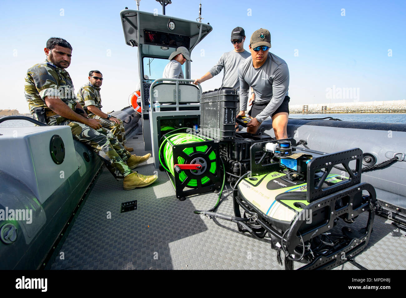 Seabotix remotely operated vehicle hi-res stock photography and images ...