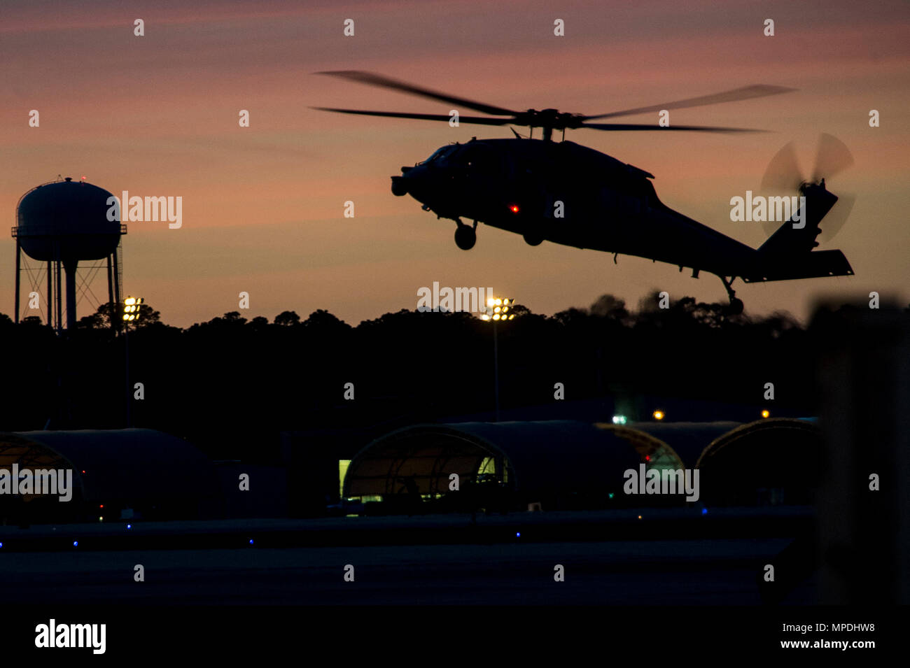 Uh 60 seahawk hi-res stock photography and images - Alamy