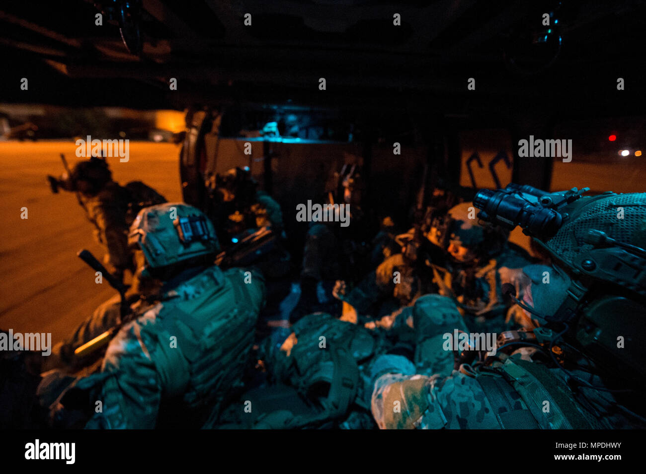 Uh 60 seahawk hi-res stock photography and images - Alamy