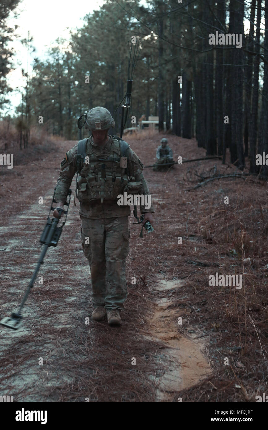 U.S. Army Sgt. Jeremy Thornton, 722nd Ordnance Company (EOD), 192nd ...