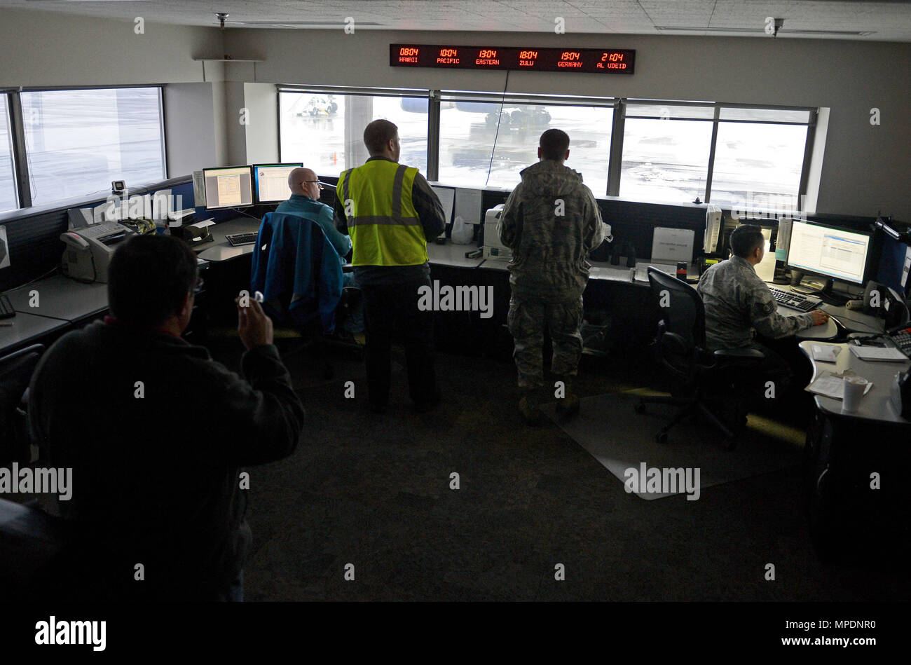 Air terminal operations center hi-res stock photography and images - Alamy