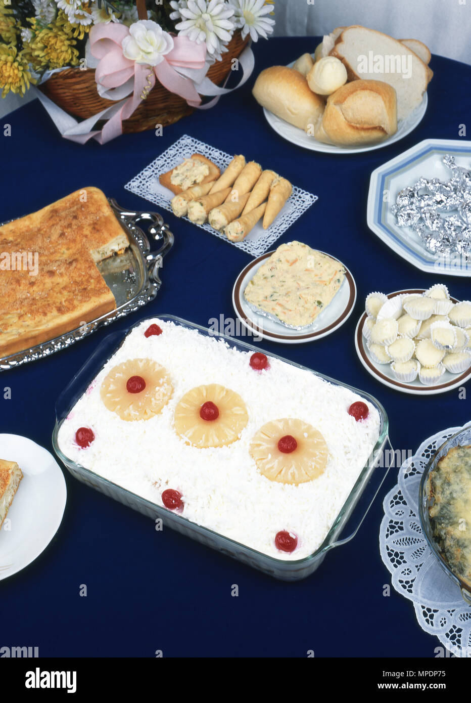 Sweets and cakes hi-res stock photography and images - Alamy