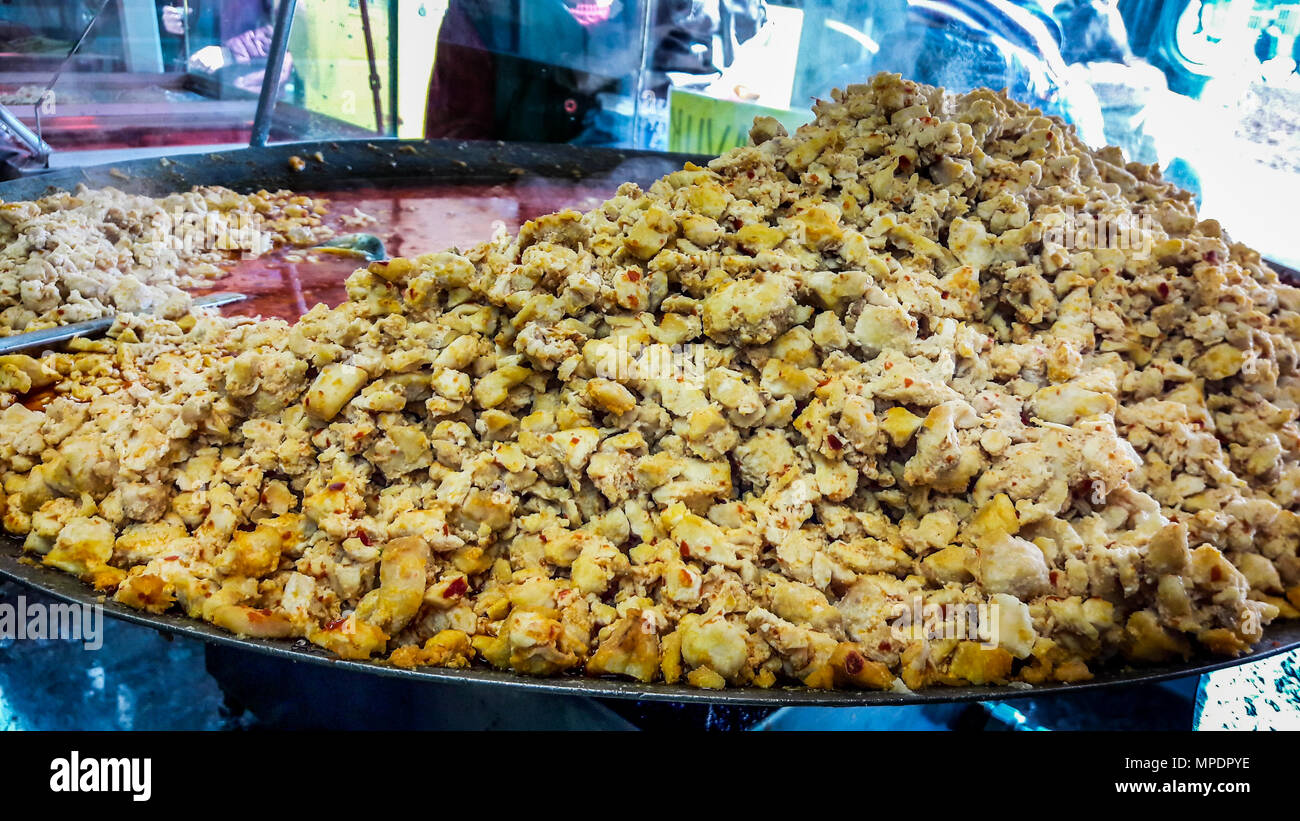 Turkish tavuk kavurma / roasted chicken pieces in pan. fast food Stock ...