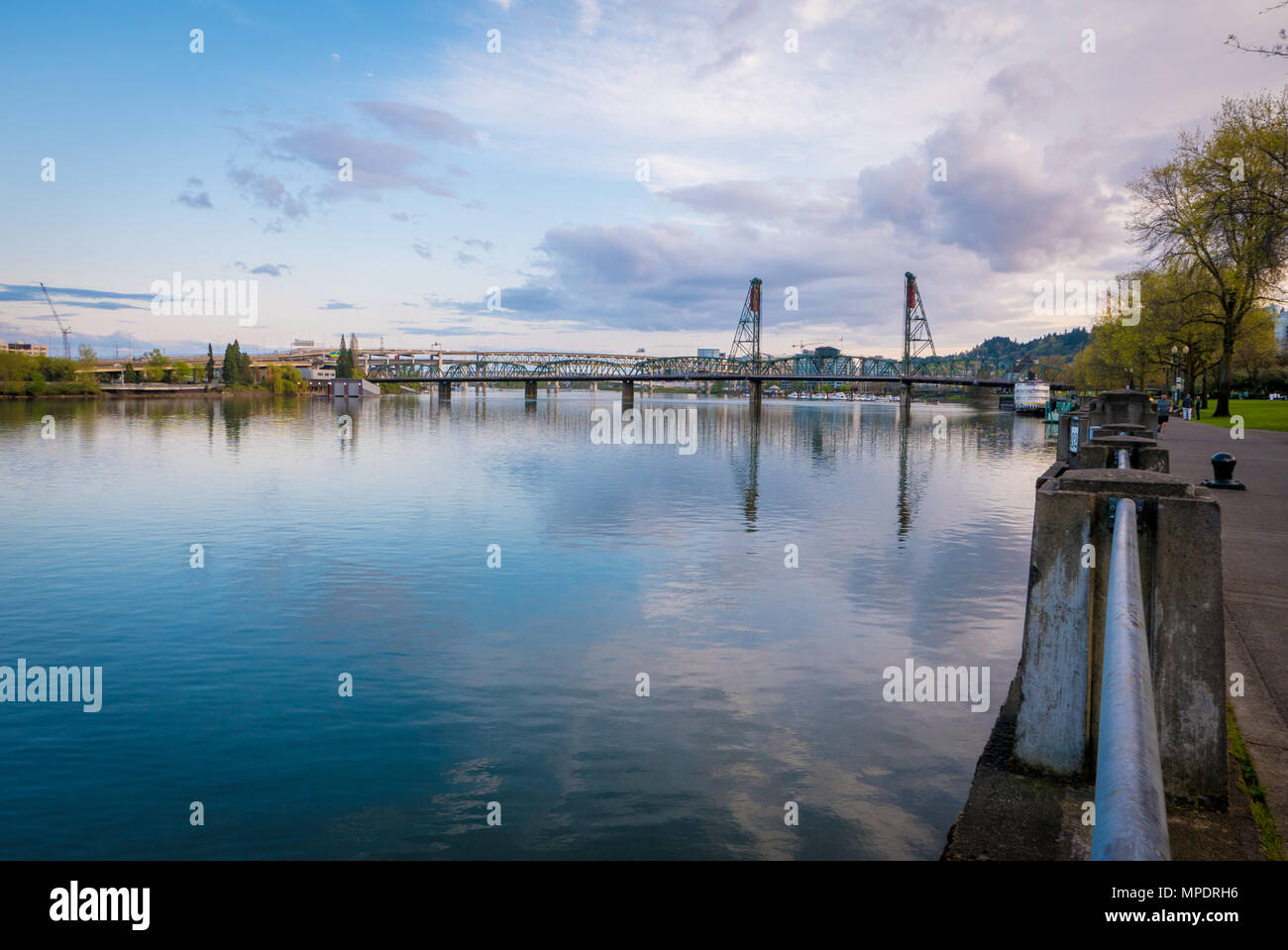 View of the river in downtown Portland, Washington Stock Photo - Alamy