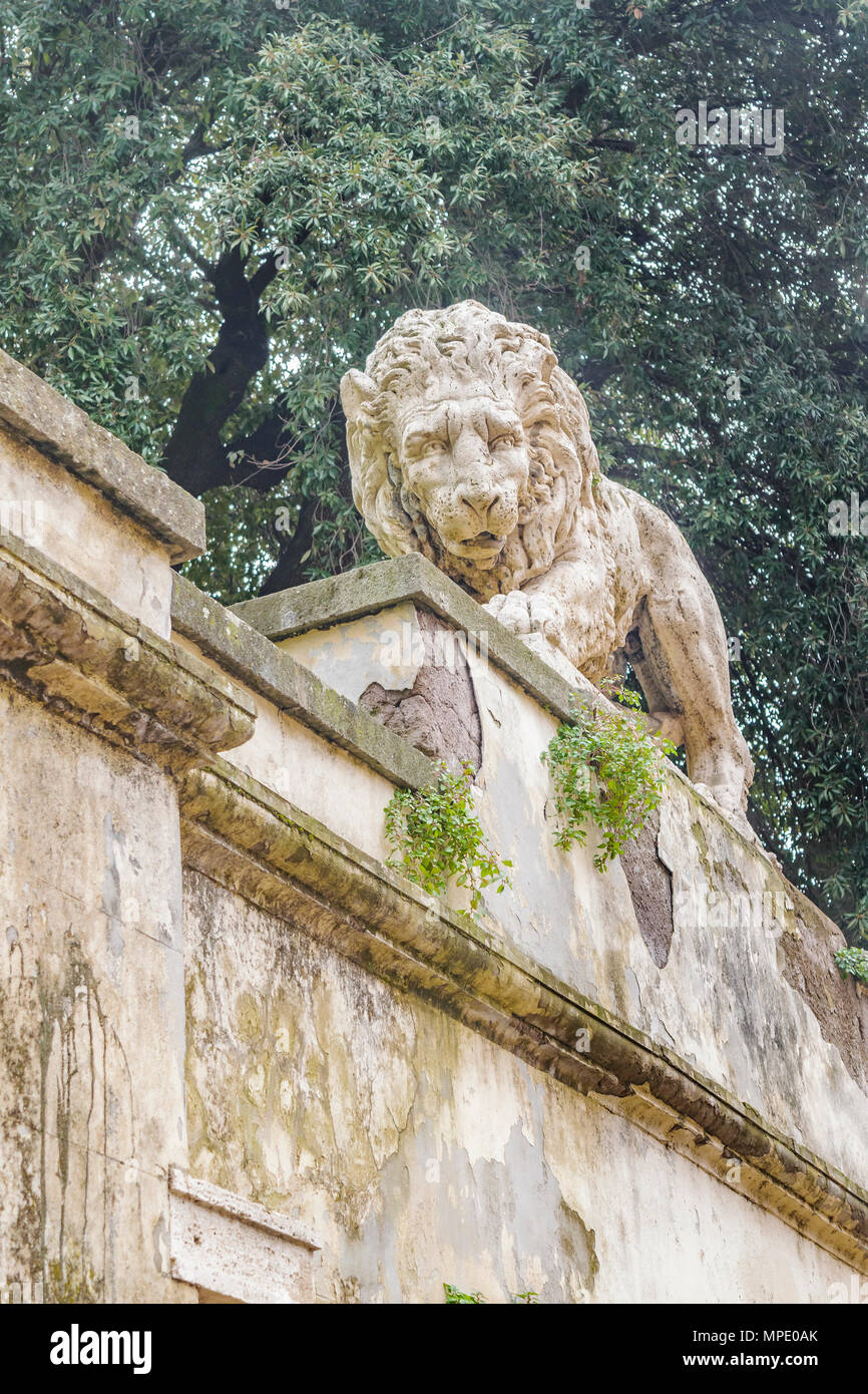 Lyon sculpture hi-res stock photography and images - Alamy