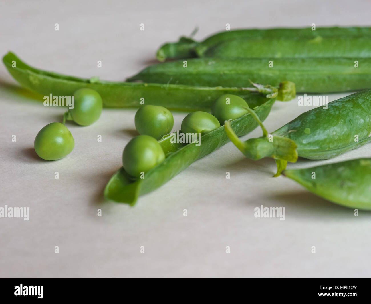 Peas pisum sativum legumes hi-res stock photography and images - Alamy