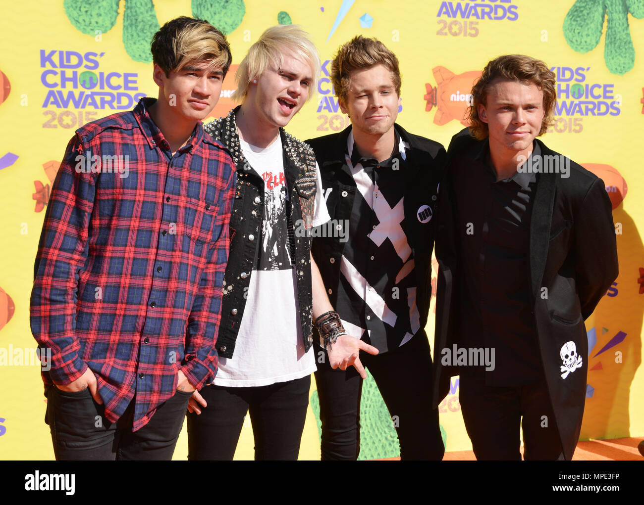 Calum Hood, Michael Clifford, Luke Hemmings, and Ashton Irwin of 5 ...