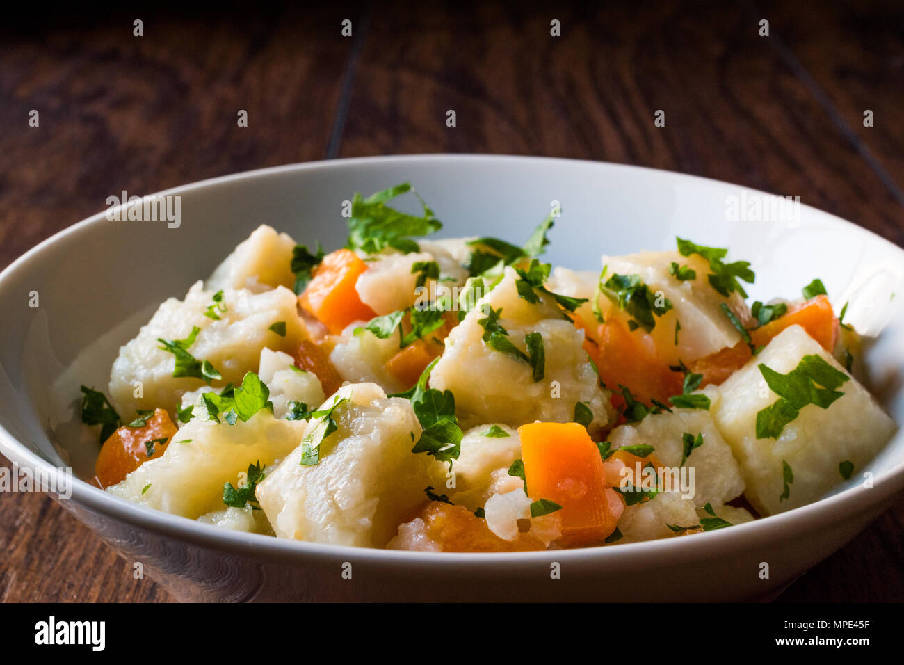 Turkish Celery Salad with Olive Oil, Carrot and Parsley / Zeytinyagli ...