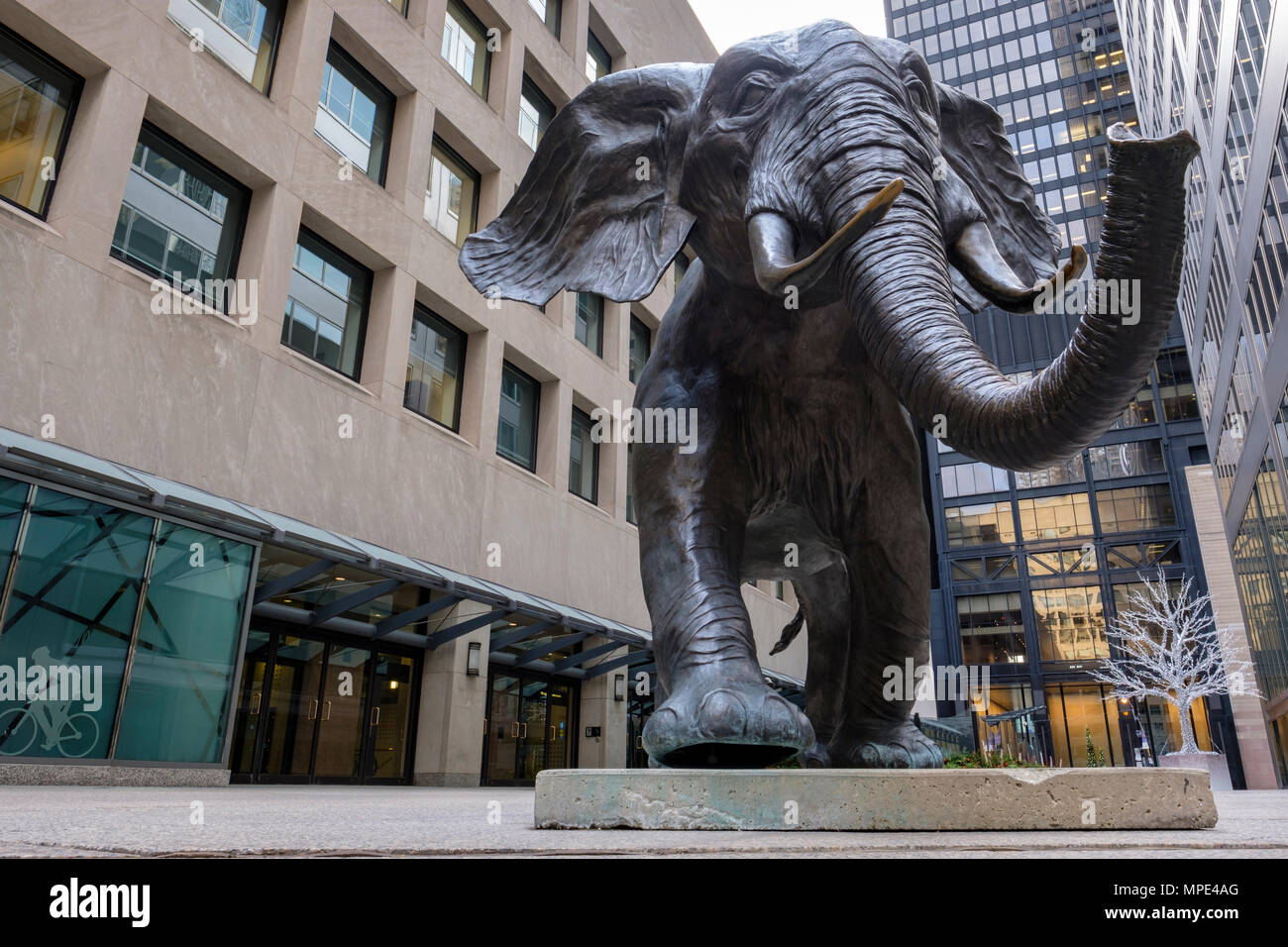 Tembo, Mother of Elephants, figurative bronze sculpture by Derrick S ...