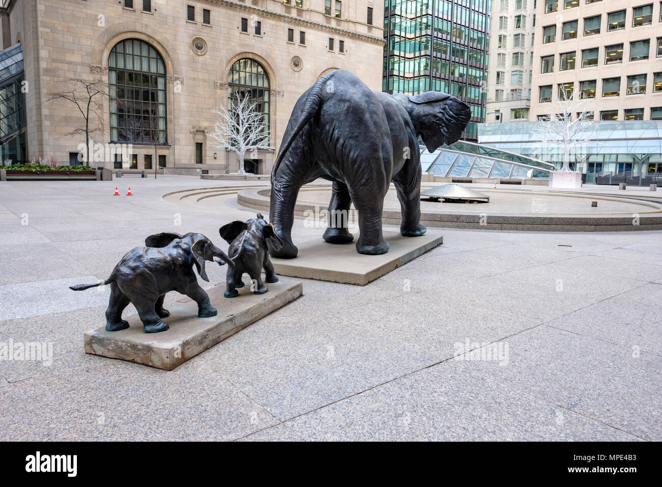 Tembo, Mother of Elephants, figurative bronze sculpture by Derrick S ...