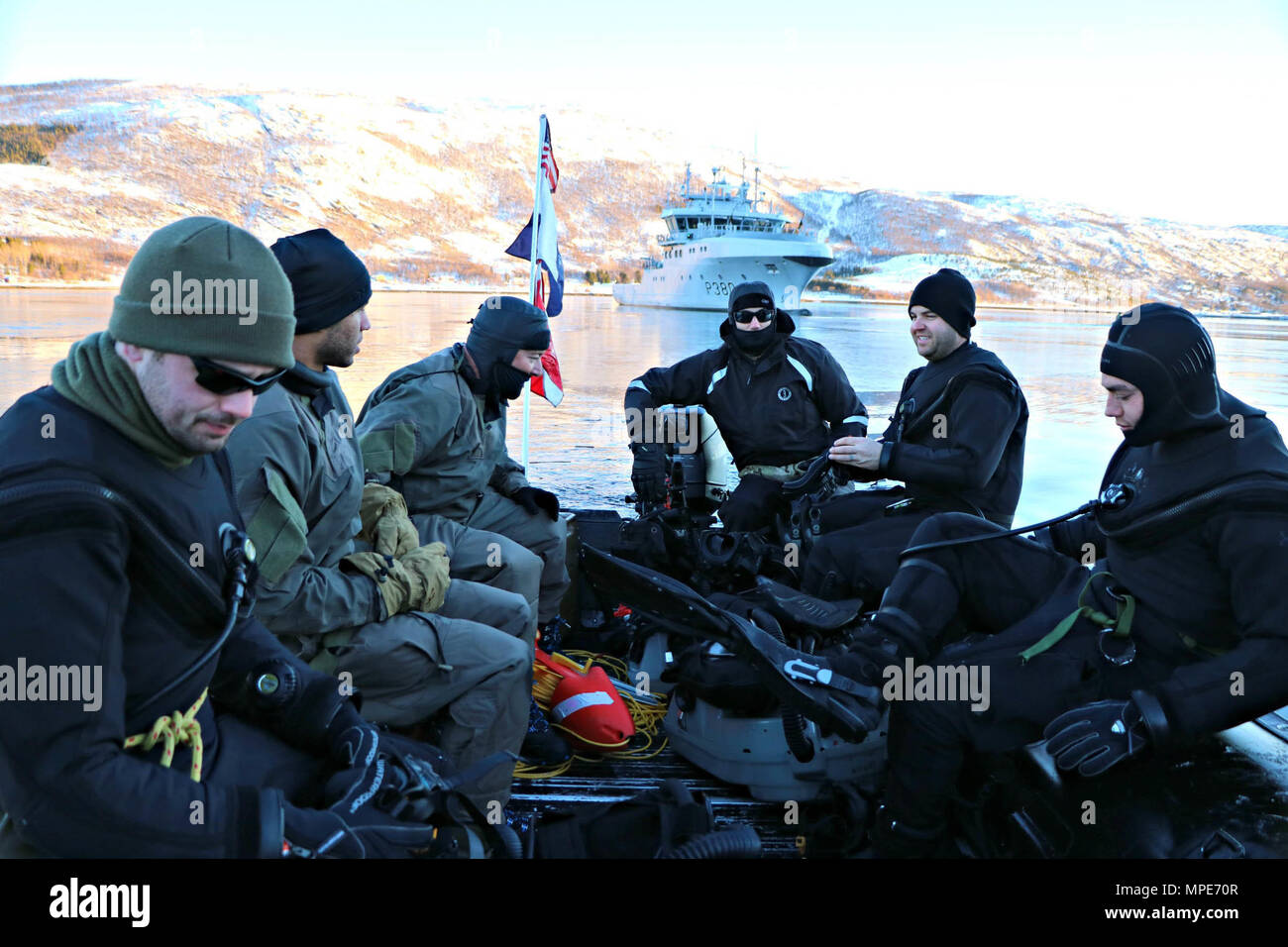 170208-N-N0901-012 RAMSUND, Norway (Feb. 8, 2017) Members of Platoon ...