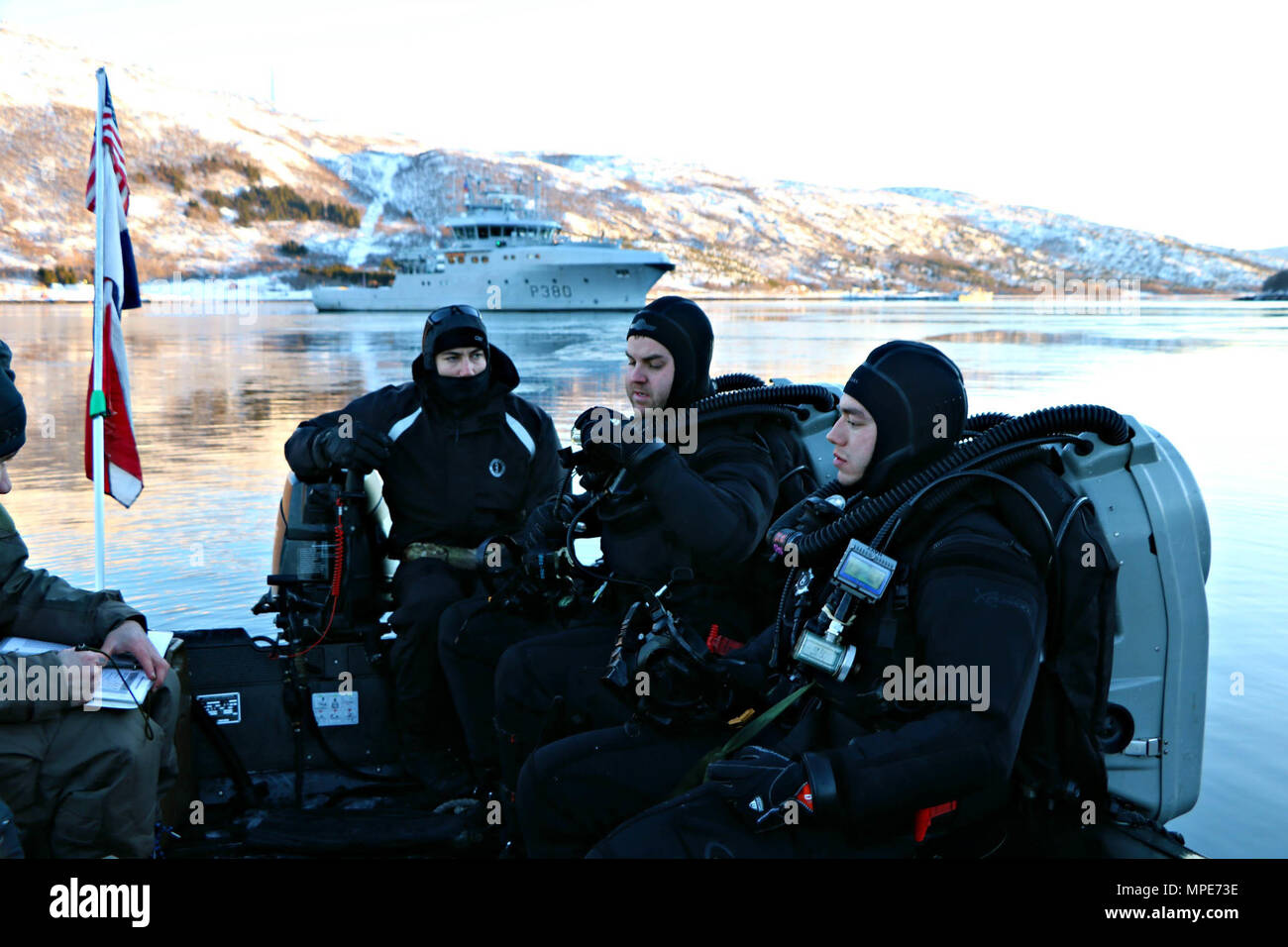 170208-N-N0901-014 RAMSUND, Norway (Feb. 8, 2017) Members of Platoon ...
