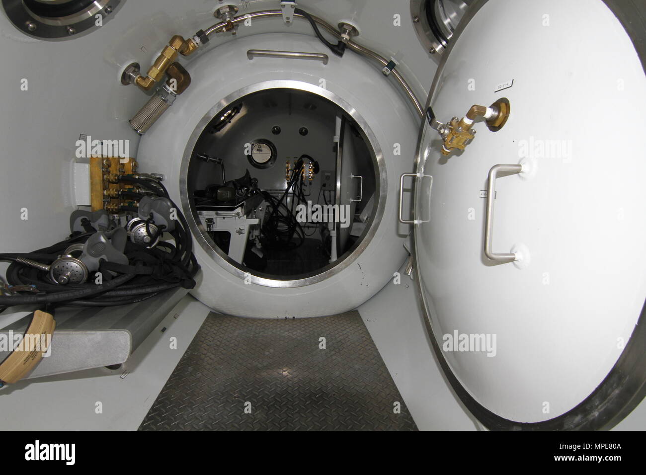 Bunker dive exercise hi-res stock photography and images - Alamy