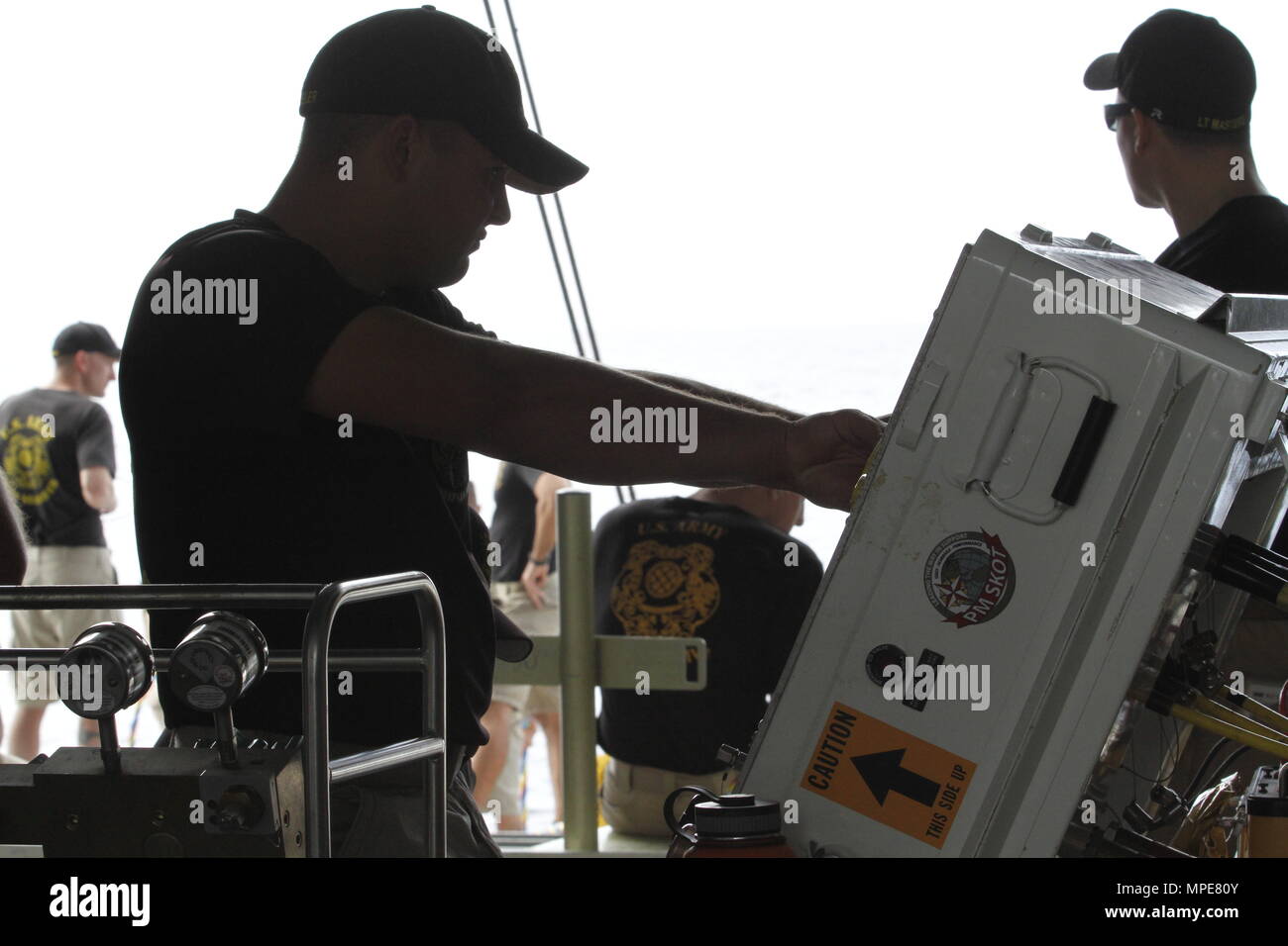 Divers with 7th Engineer Dive Detachment, 130th Engineer Brigade ...
