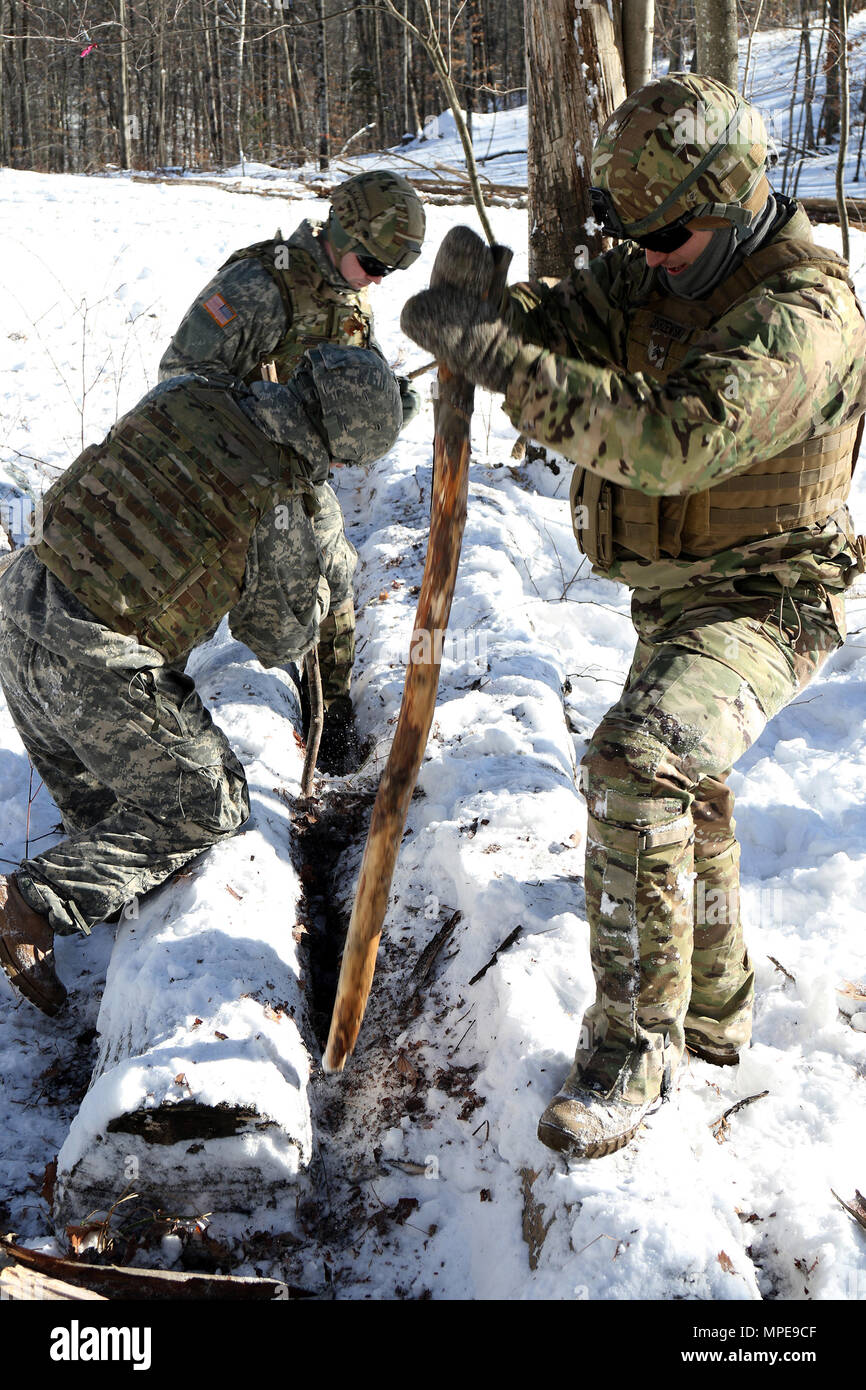 U.S. Army Soldiers assigned to the 572nd Engineer Battalion, 86th ...