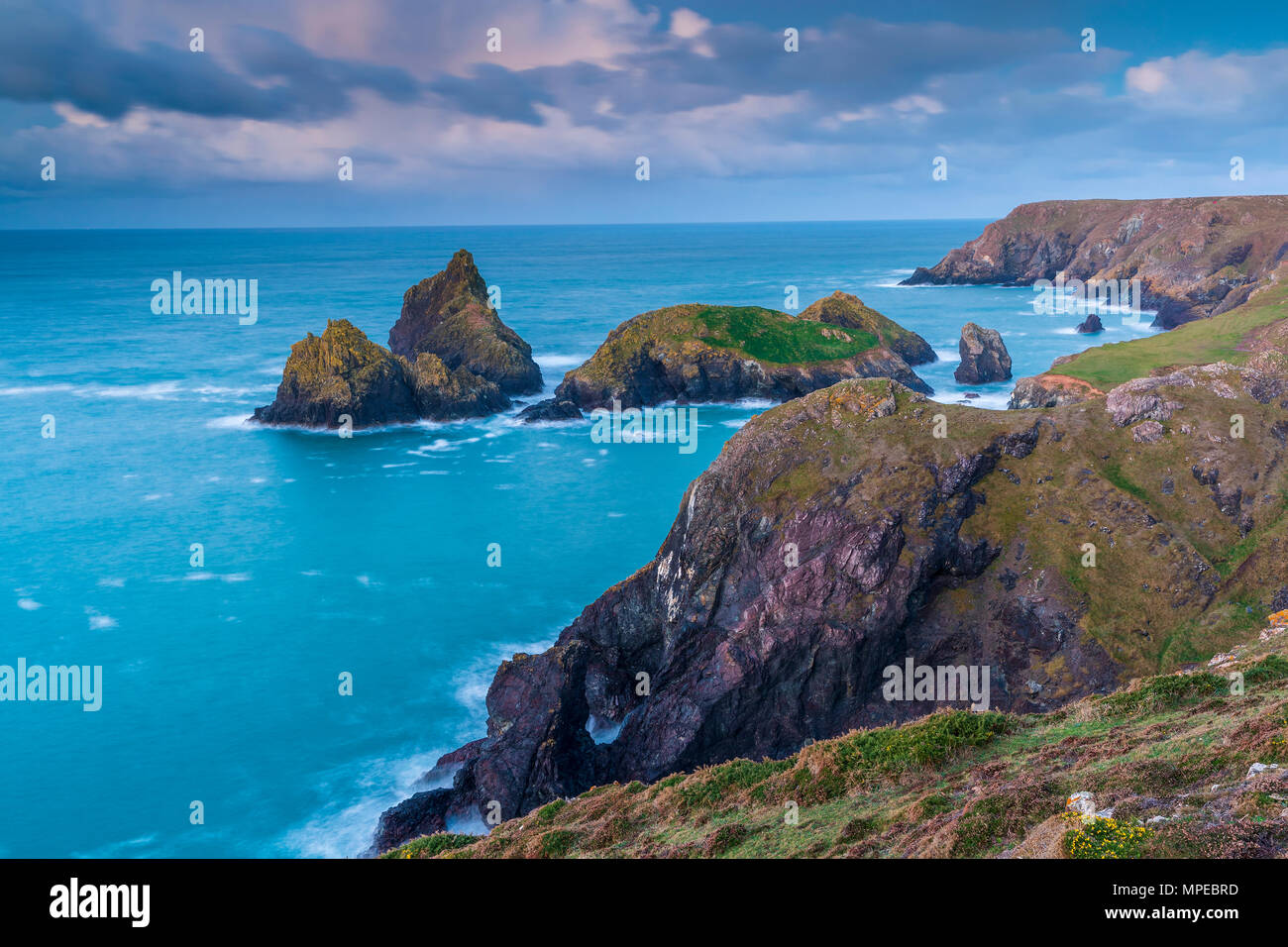 Kynance cove cornwall autumn hi-res stock photography and images - Alamy
