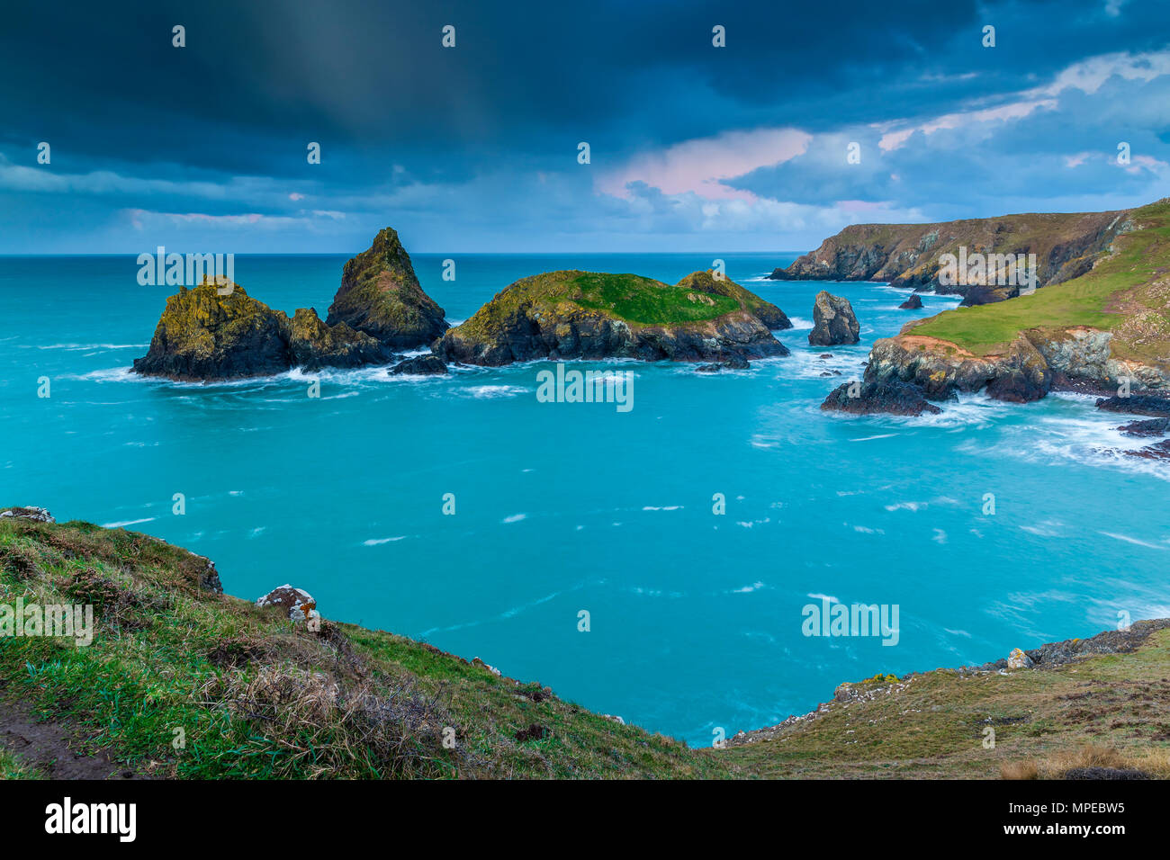 Kynance Cove, Lizard Peninsula, Cornwall, England, United Kingdom ...